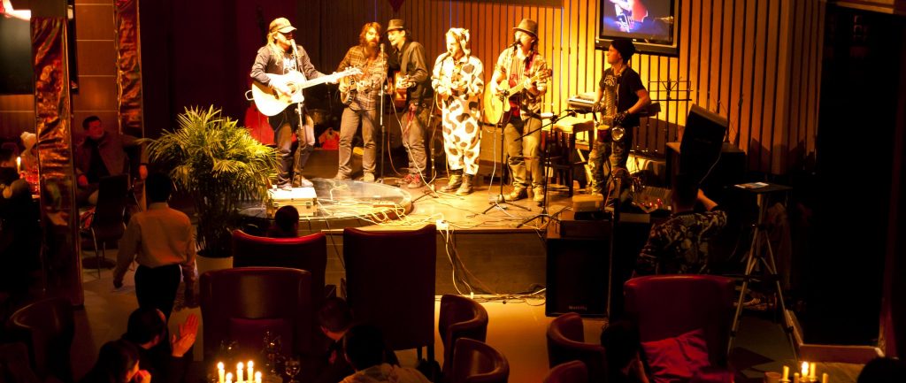 How To Set The Mood With Live Entertainment In Your Restaurant - Penn ...